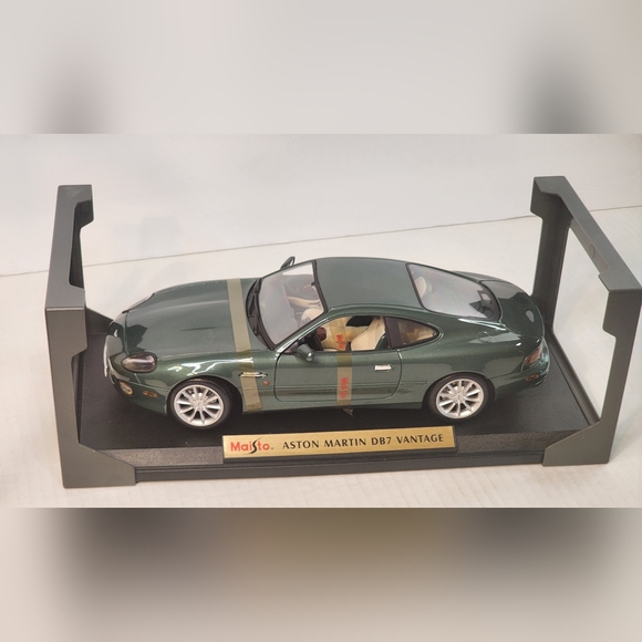 maisto | Toys | Maisto 18 Aston Martin Db7 Vantage Am Green Metallic ...
